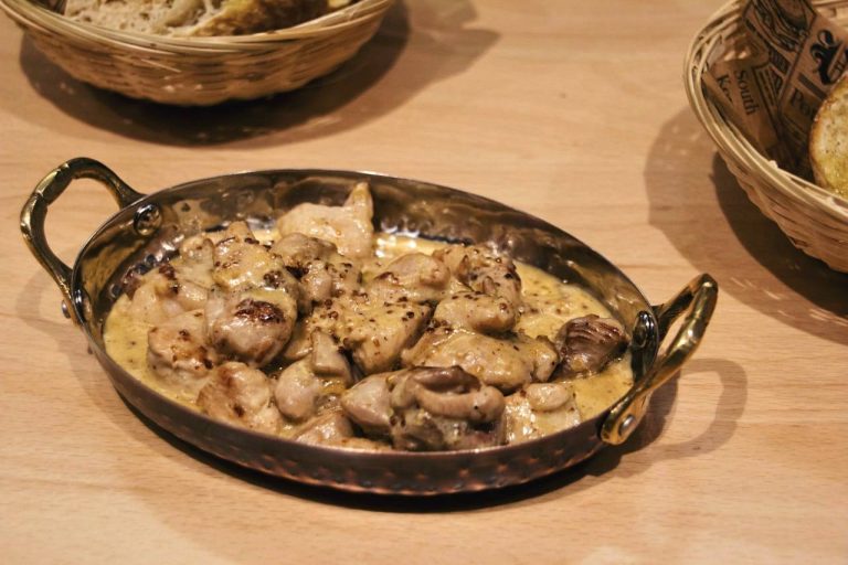 About - Pappous Tsipouradiko